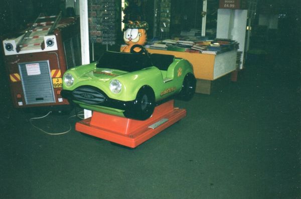 KIDDIE RIDES - ARCADE MACHINES